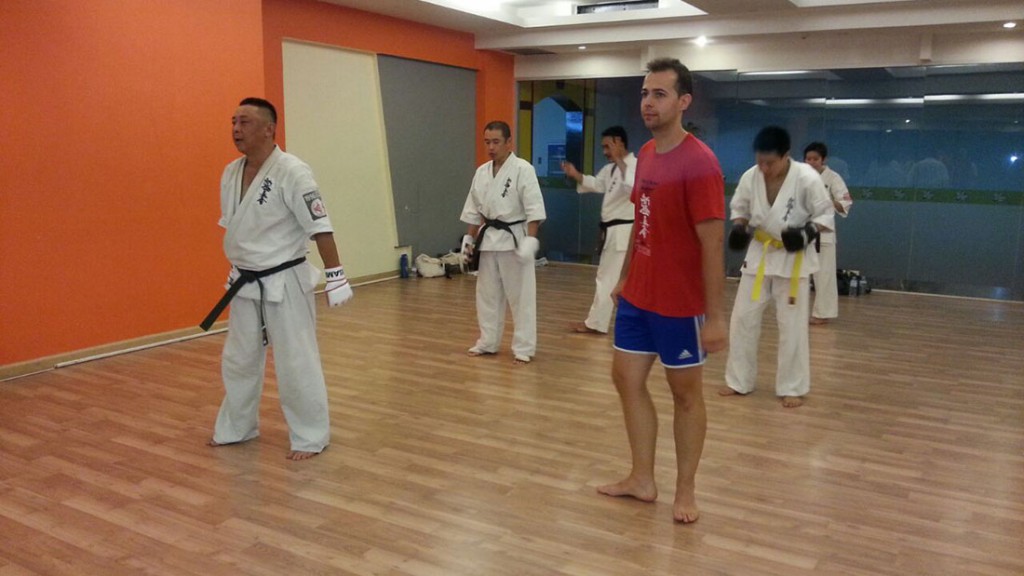 Sensei Jose Luis visita el Dojo de Bangkok | Federación Kyokushinkai ...